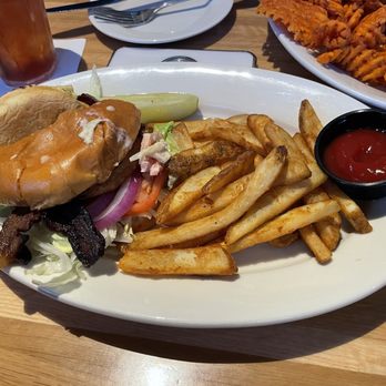BLUE 32 SPORTS GRILL - Updated July 2025 - 314 Photos & 650 Reviews ...