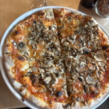 MISTER O1 EXTRAORDINARY PIZZA - Updated May 2025 - 315 Photos & 242 ...