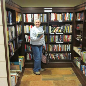 FALMOUTH PUBLIC LIBRARY - Updated July 2025 - 34 Photos - 300 Main St ...