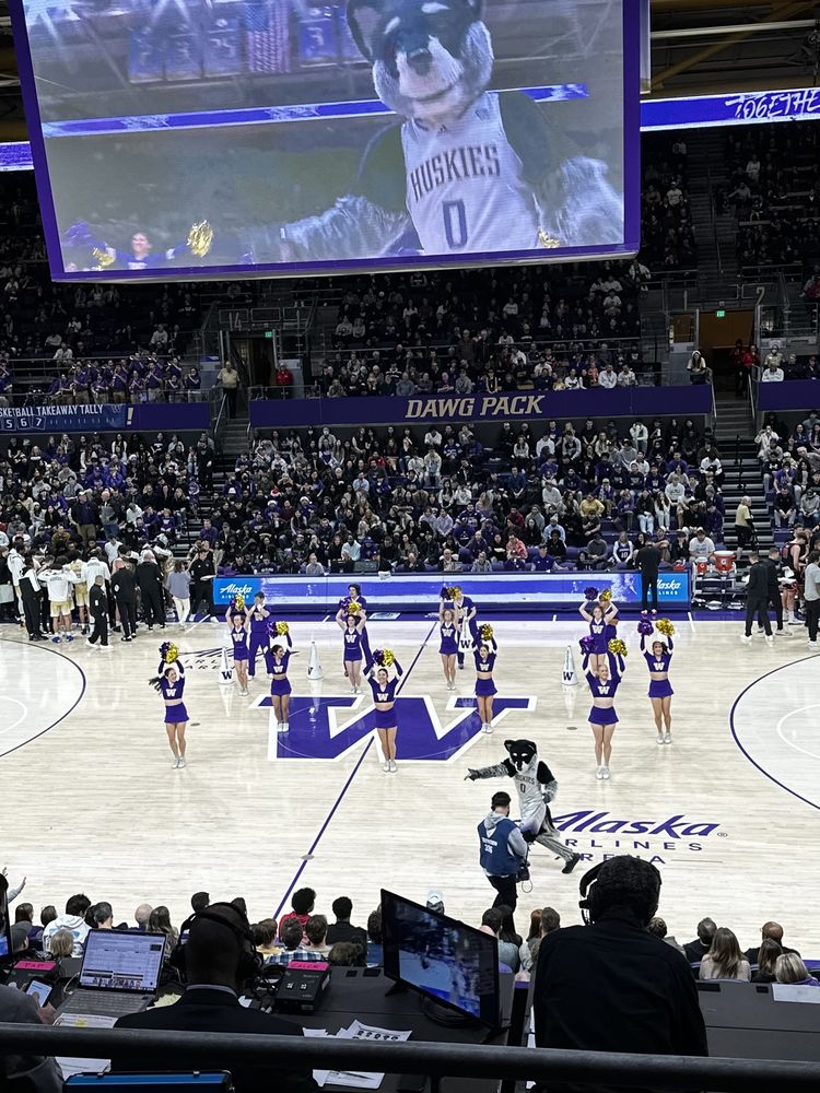 ALASKA AIRLINES ARENA AT HEC EDMUNDSON PAVILION - Updated May 2024 - 27 ...