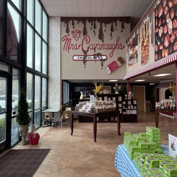 MRS CAVANAUGH’S CANDIES - Updated December 2025 - 75 Photos & 31 ...