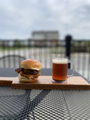 FLIGHT BURGER - 211 Photos & 123 Reviews - 650 W Carmel Dr, Carmel, IN ...