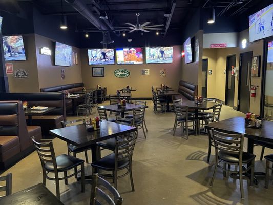 THE HUB GRILL AND BAR - Updated July 2025 - 71 Photos & 84 Reviews ...