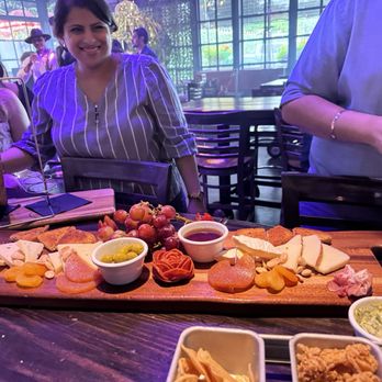 POUR BEHAVIOR - Updated July 2024 - 553 Photos & 536 Reviews - 2211 ...