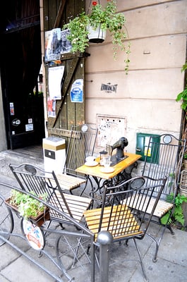 SINGER - 76 Photos & 35 Reviews - ul. Estery 20, Kraków, Poland - Pubs ...