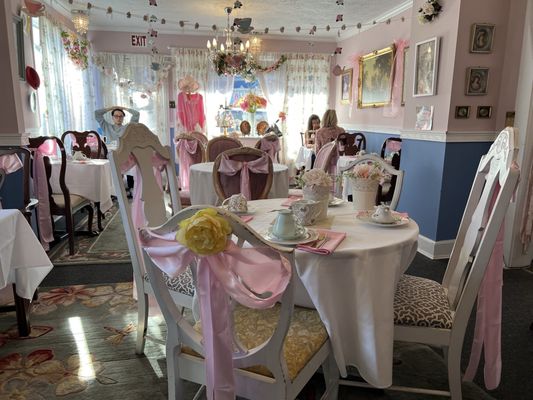 BELLA’S TEA ROOM - Updated December 2025 - 53 Photos & 16 Reviews - 421 ...