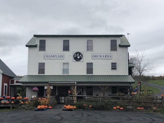 CHAMPLAIN ORCHARDS - Updated September 2024 - 58 Photos & 11 Reviews - 3597 VT Rte 74 W ...