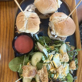 THE ALIBI PUB AND GRILL - Updated May 2025 - 41 Photos & 31 Reviews ...