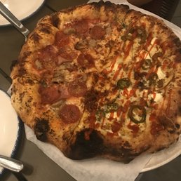 THE HALL’S PIZZA KITCHEN - 678 Photos & 511 Reviews - 1004 N Hudson Ave ...