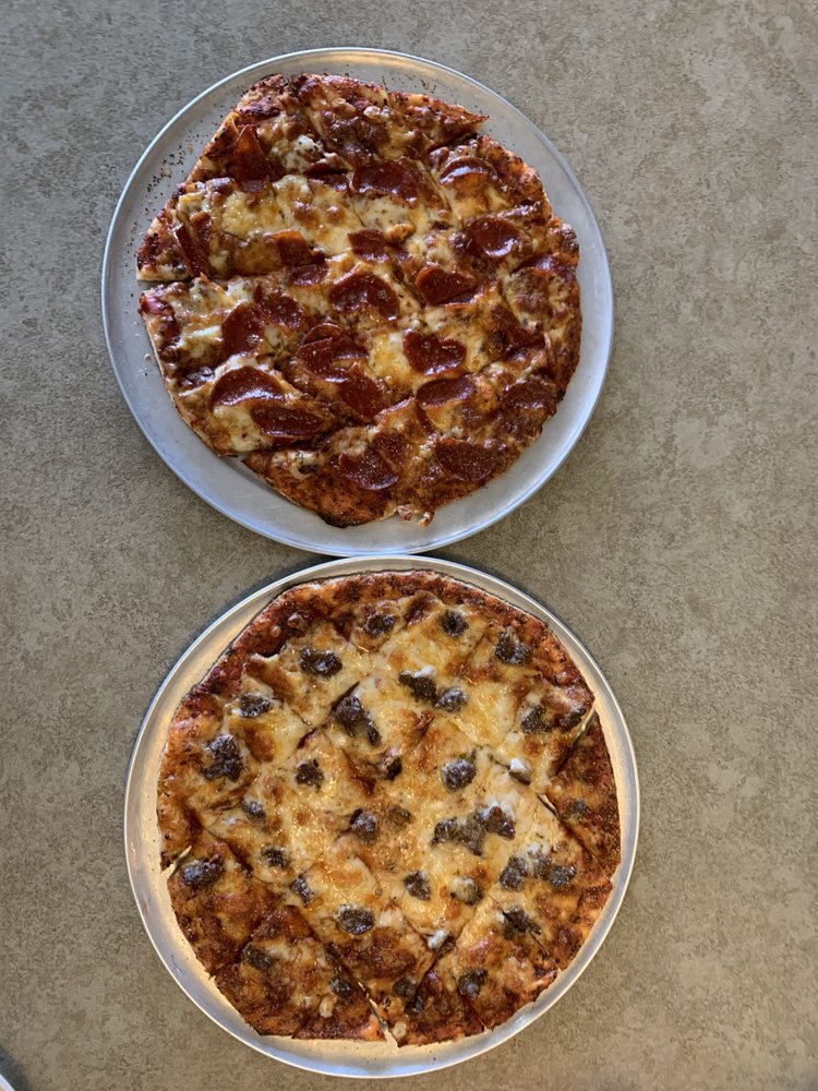 TILLEY’S PIZZA HOUSE - 18 Photos & 54 Reviews - 900 4th St, Beloit, WI ...