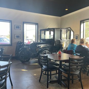 PATTIES & PINTS - Updated May 2025 - 110 Photos & 108 Reviews - 546 2nd ...