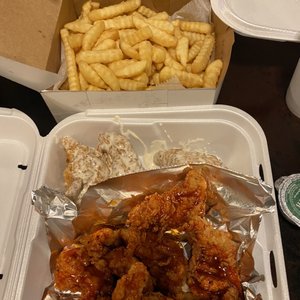 WINGNUTS - 41 Photos & 139 Reviews - 768 Marietta St NW, Atlanta ...
