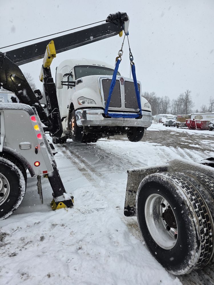 SILVER LAKE TOWING & RECOVERY - Updated January 2026 - 28 Photos ...