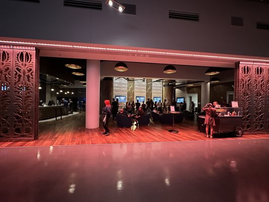 YOUTUBE THEATER - Updated December 2025 - 1076 Photos & 252 Reviews ...