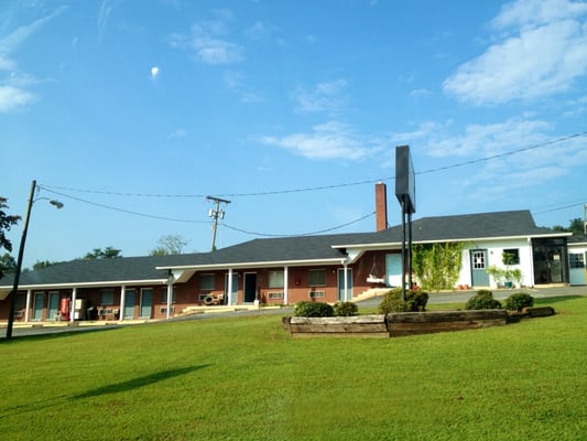 DOGWOOD MOTEL - Updated June 2025 - 137 W Mountain St, Rutherfordton ...