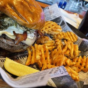 FEATURES SPORTS BAR & GRILL - Updated October 2025 - 28 Photos & 30 ...