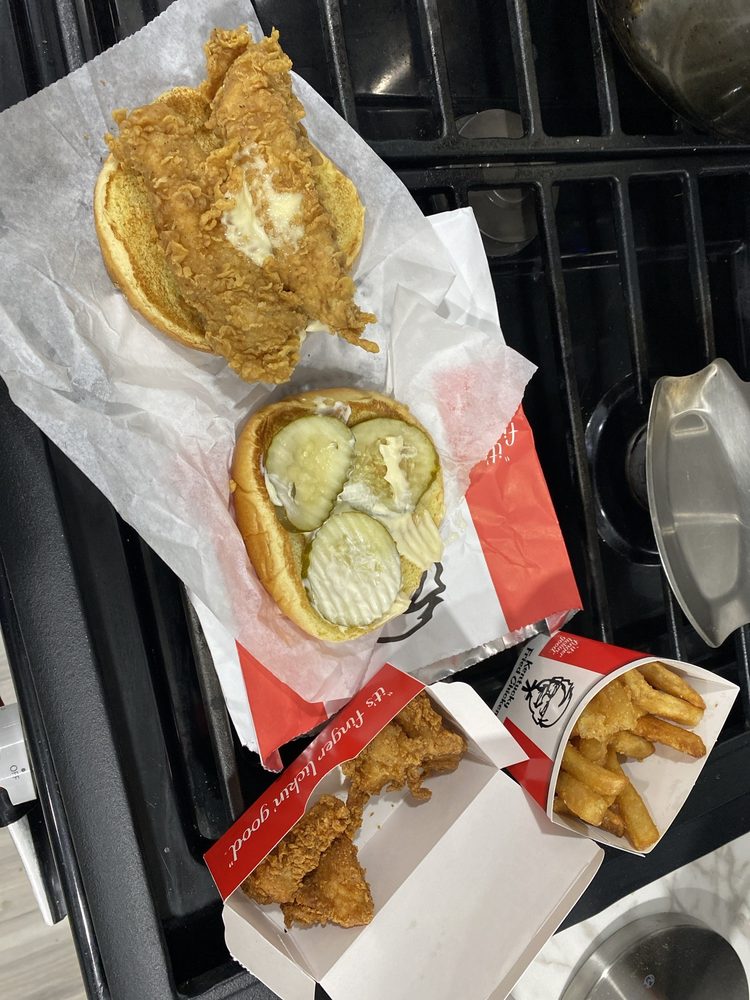 KFC - Updated August 2025 - 15 Reviews - 632 State St, Springfield ...