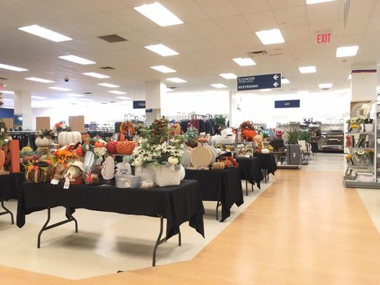 MARSHALLS - Updated November 2024 - 61 Photos & 74 Reviews - 125 W ...