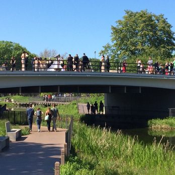 BRIDGE OVER LINCOLN PARK ZOO’S SOUTH POND - Updated March 2026 - 55 ...