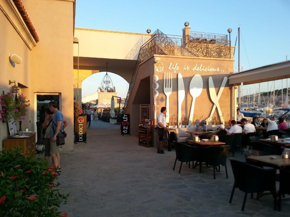DODICI CAFE XII - Updated May 2024 - Çeşme Marina, Çeşme, Turkey ...
