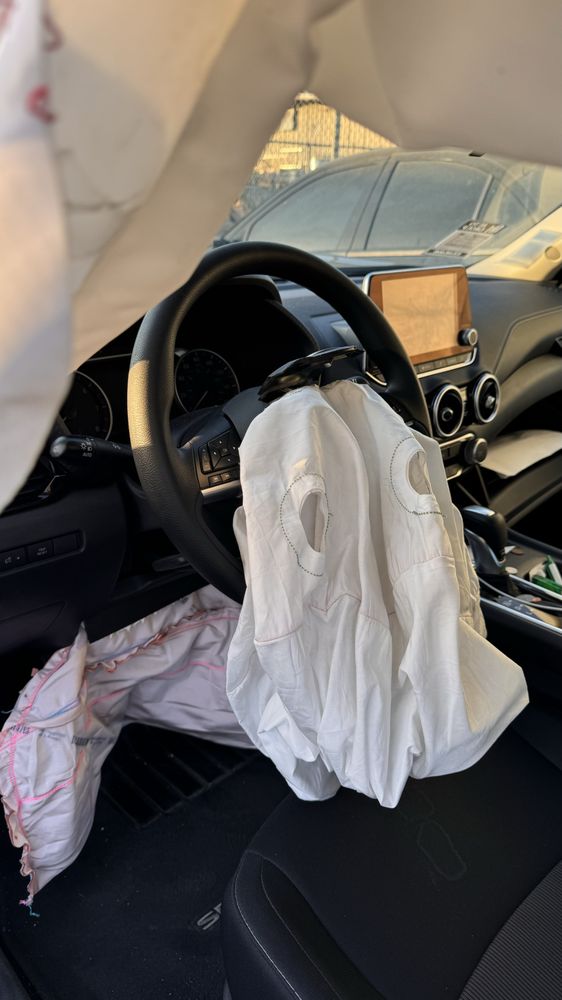 BENJAMIN AUTO COLLISION - Updated June 2025 - Request a Quote - 31 Photos - 4552 Doran St, Los ...