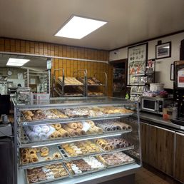 ROLLING PIN DONUTS - Updated January 2026 - 865 Photos & 974 Reviews ...