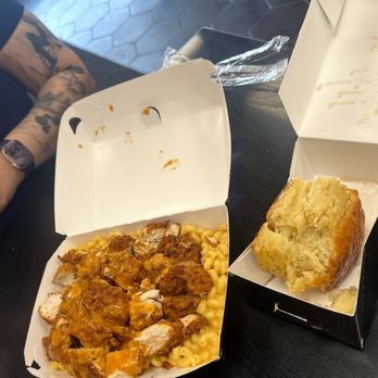 FLUFFIES HOT CHICKEN - HACKENSACK - Updated August 2025 - 315 Photos ...