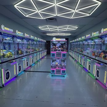CRANE GAMES - Updated January 2025 - 65 Photos & 29 Reviews - 2740 S ...