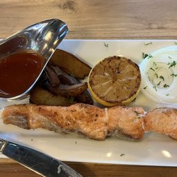 BELUGA HOUSE WATERFRONT RESTAURANT - Updated April 2025 - 142 Photos ...