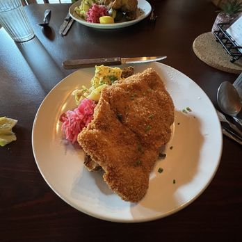 ICE JAM INN - Updated October 2025 - 69 Photos & 45 Reviews - 12134 ...