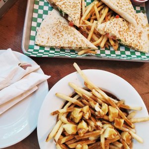 TAILGATORS - Updated December 2025 - 17 Photos & 41 Reviews - 1642 ...