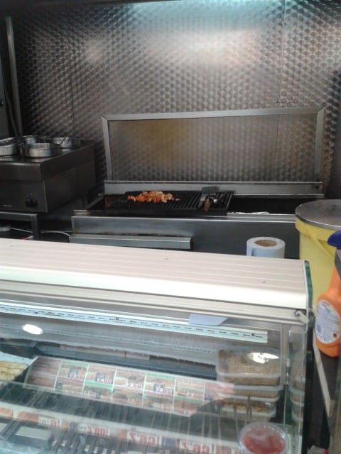 THE CHICKEN HUT POLLOKSHIELDS - Updated January 2025 - 162 Albert Drive ...