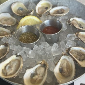 TOPSIDE AT THE BEACON - Updated October 2025 - 173 Photos & 130 Reviews ...