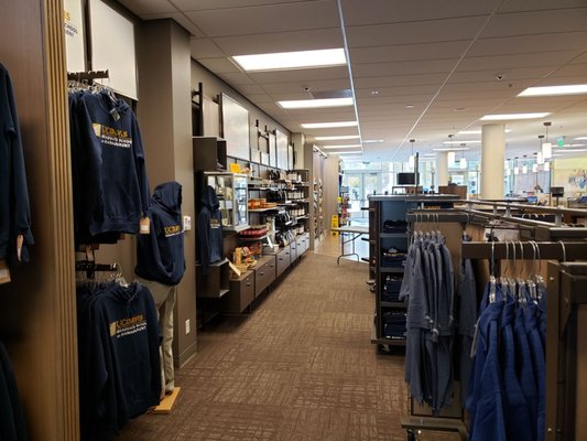 UC DAVIS STORES: CAMPUS STORE - Updated July 2025 - 63 Photos & 27 ...