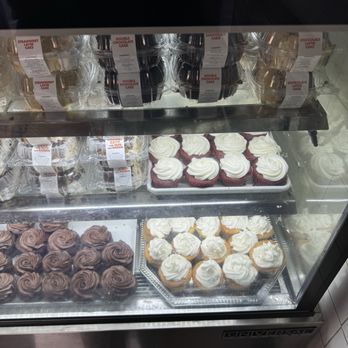 LLOYD’S CARROT CAKE - Updated October 2025 - 199 Photos & 259 Reviews ...