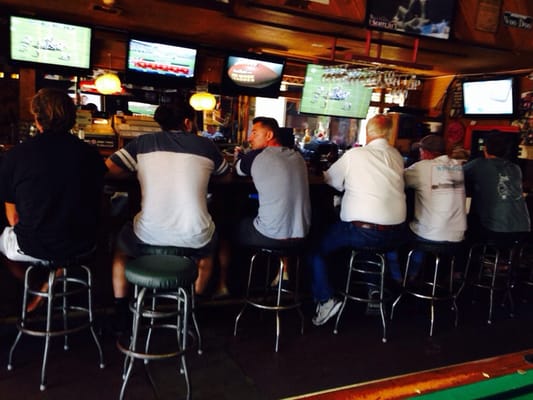 KNUCKLEHEADS SPORTS BAR - Updated December 2024 - 61 Photos & 97 ...