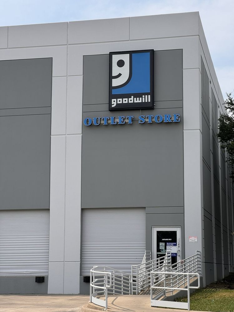 GOODWILL - DALLAS - Updated January 2026 - 24 Photos & 45 Reviews ...