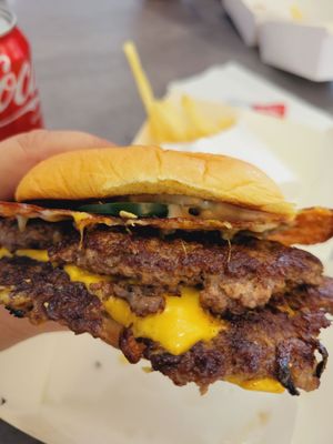 SIGN SMASH BURGER - Updated December 2025 - 260 Photos & 254 Reviews ...