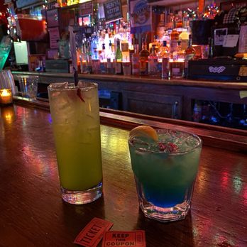 Brooklyn ALLIGATOR LOUNGE - Updated November 2024 - 218 Photos & 557 ...