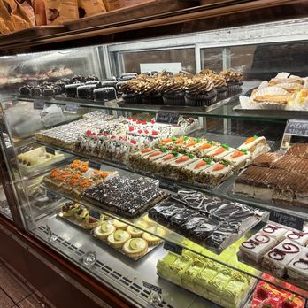 MODERN PASTRY SHOP - 3461 Photos & 2568 Reviews - 257 Hanover St ...
