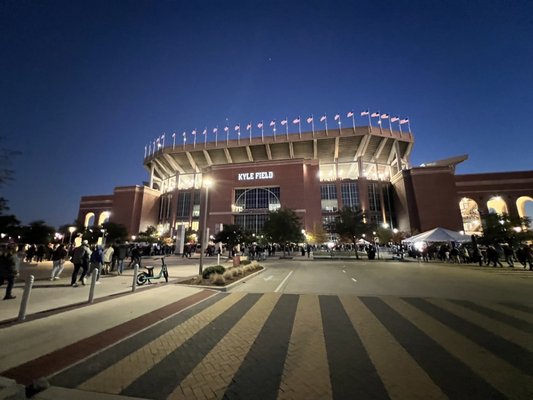 KYLE FIELD - Updated August 2024 - 272 Photos & 40 Reviews - 198 Joe ...