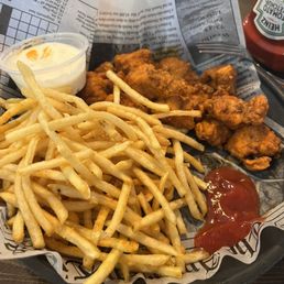 THE BRANCH NEIGHBORHOOD GRILL - Updated July 2025 - 171 Photos & 389 ...