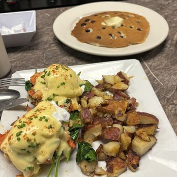 TURTLE CAFE - Updated May 2024 - 227 Photos & 288 Reviews - 4 Westbrook ...