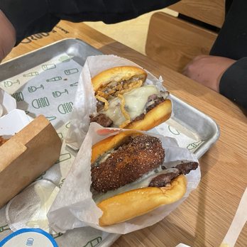 SHAKE SHACK BREA - Updated October 2025 - 238 Photos & 138 Reviews ...