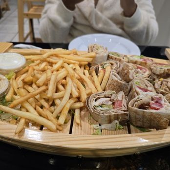 SHAWARMAZ - Updated August 2024 - 132 Photos & 52 Reviews - 14445 ...