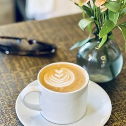 COMMONWEALTH COFFEEHOUSE & BAKERY - Updated November 2024 - 709 Photos ...