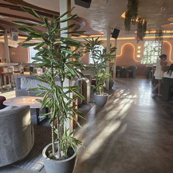 MELROSE - Updated December 2025 - 257 Photos & 219 Reviews - 2517 Ralph ...