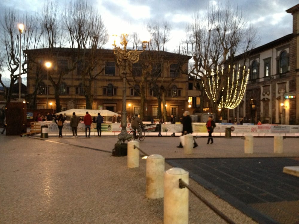 PIAZZA NAPOLEONE - Piazza Napoleone, Lucca, Italy - Updated October ...