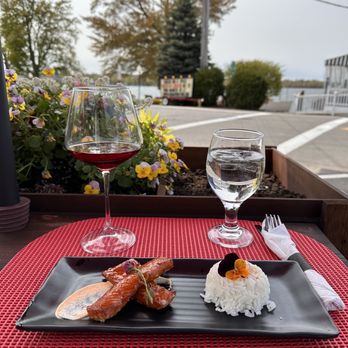 SPLASH - Updated July 2024 - 15 Photos & 15 Reviews - 60 Lakeside Dr ...