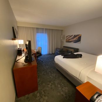 COURTYARD BY MARRIOTT INDIANAPOLIS CASTLETON - Updated December 2025 ...